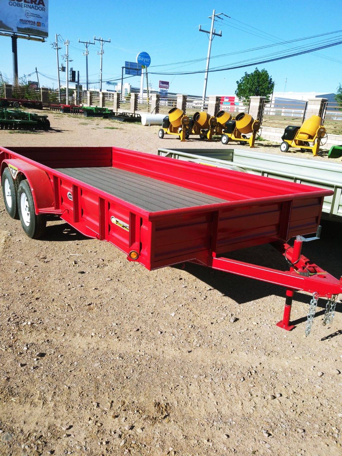 REMOLQUE CAMA BAJA 7 X 16 PIES CERRADO - Amacsa